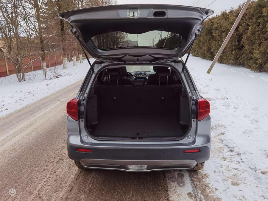 Grey Suzuki Vitara 2019 in Kaunas, with an engine capacity of 1.37 L and mileage of 200 thousand km for 6800 €, photo 38 on AUTOMOTO.COM.LV