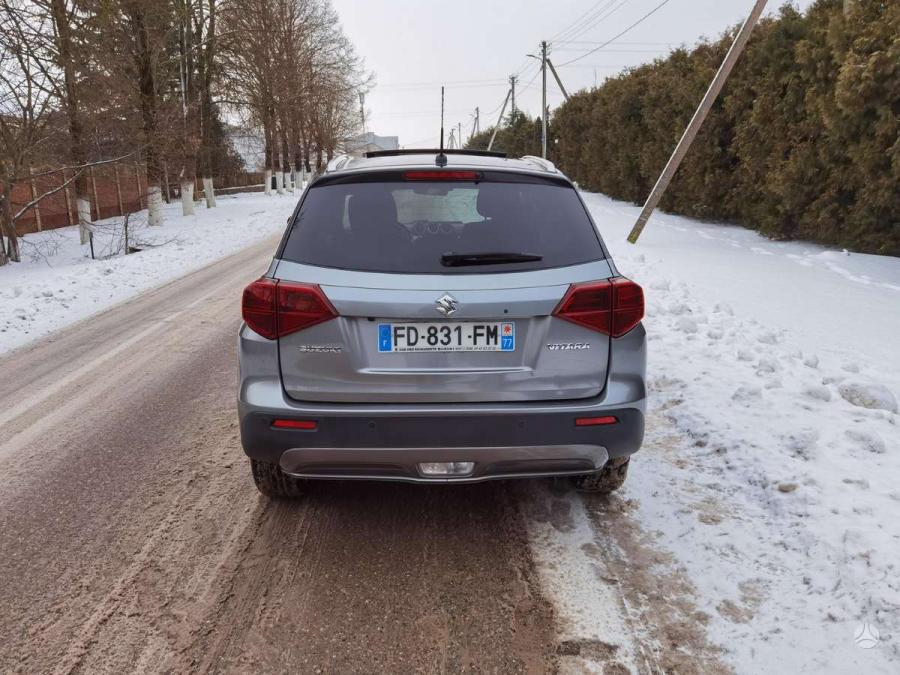 Grey Suzuki Vitara 2019 in Kaunas, with an engine capacity of 1.37 L and mileage of 200 thousand km for 6800 €, photo 39 on AUTOMOTO.COM.LV