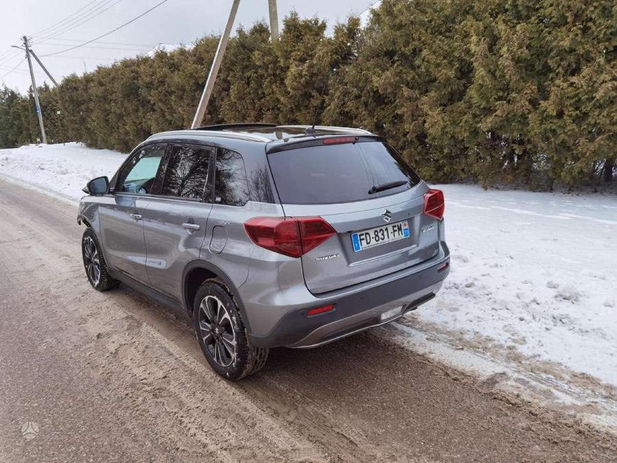 Grey Suzuki Vitara 2019 in Kaunas, with an engine capacity of 1.37 L and mileage of 200 thousand km for 6800 €, photo 40 on AUTOMOTO.COM.LV