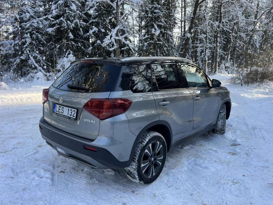 Pelēks Suzuki Vitara 2019 Viļņa, ar dzinēja tilpumu 1.37 L un nobraukumu 106 tūkst. km par 14999 €, foto 5 vietnē AUTOMOTO.COM.LV