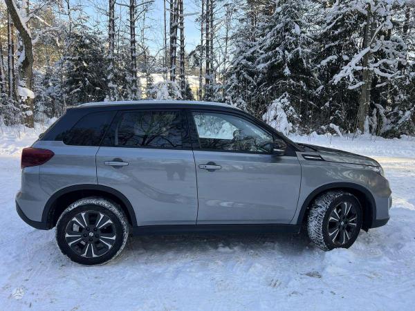 Grey Suzuki Vitara 2019 in Vilnius, with an engine capacity of 1.37 L and mileage of 106 thousand km for 14999 €, photo 6 on AUTOMOTO.COM.LV