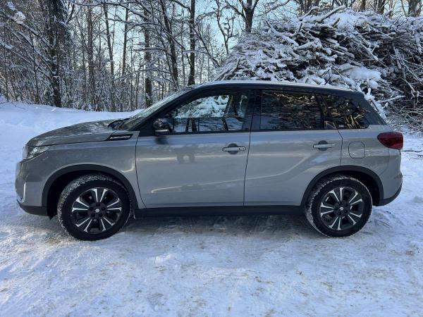 Grey Suzuki Vitara 2019 in Vilnius, with an engine capacity of 1.37 L and mileage of 106 thousand km for 14999 €, photo 7 on AUTOMOTO.COM.LV