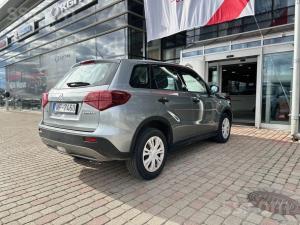 Grey Suzuki Vitara 2019 in Riga, with an engine capacity of 1.00 L and mileage of 65 thousand km for 9700 €, photo 5 on AUTOMOTO.COM.LV