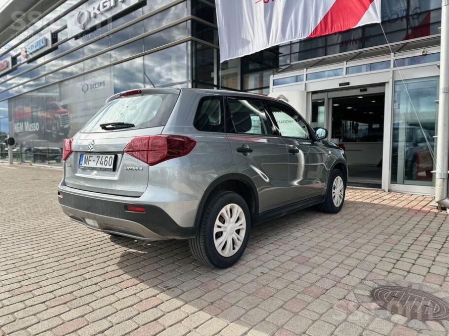 Grey Suzuki Vitara 2019 in Riga, with an engine capacity of 1.00 L and mileage of 65 thousand km for 9700 €, photo 5 on AUTOMOTO.COM.LV