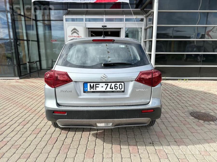 Grey Suzuki Vitara 2019 in Riga, with an engine capacity of 1.00 L and mileage of 65 thousand km for 9700 €, photo 6 on AUTOMOTO.COM.LV