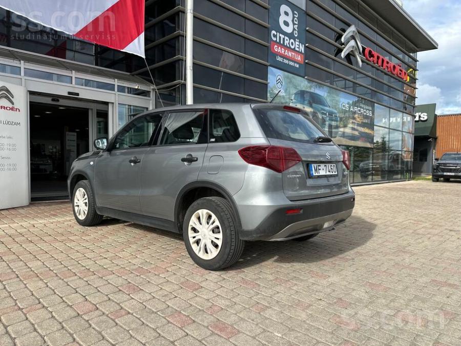 Grey Suzuki Vitara 2019 in Riga, with an engine capacity of 1.00 L and mileage of 65 thousand km for 9700 €, photo 7 on AUTOMOTO.COM.LV