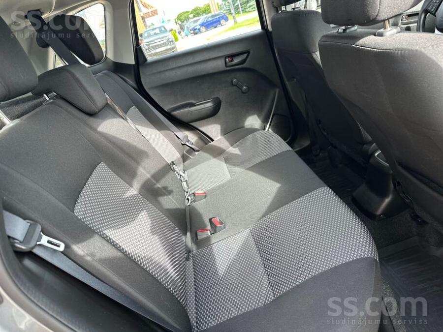 Grey Suzuki Vitara 2019 in Riga, with an engine capacity of 1.00 L and mileage of 65 thousand km for 9700 €, photo 12 on AUTOMOTO.COM.LV