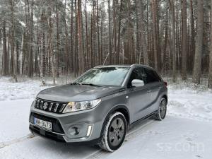 Grey Suzuki Vitara 2020 in Jurmala, with an engine capacity of 1.40 L and mileage of 101 thousand km for 13550 €, photo  on AUTOMOTO.COM.LV