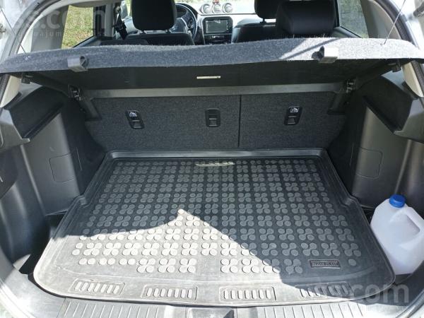 Grey Suzuki Vitara 2020 in Riga, with an engine capacity of 1.40 L and mileage of 58 thousand km for 15300 €, photo 10 on AUTOMOTO.COM.LV