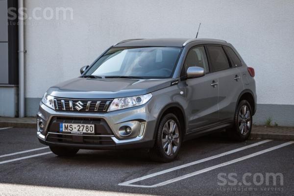 Grey Suzuki Vitara 2020 in Riga, with an engine capacity of 1.40 L and mileage of 38 thousand km for 15950 €, photo 1 on AUTOMOTO.COM.LV