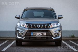 Pelēks Suzuki Vitara 2020 Rīga, ar dzinēja tilpumu 1.40 L un nobraukumu 38 tūkst. km par 15950 €, foto 3 vietnē AUTOMOTO.COM.LV
