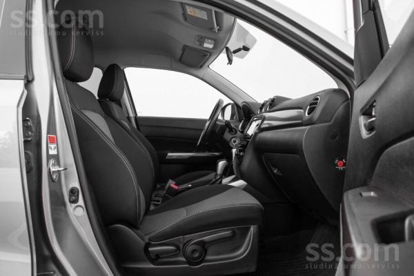 Grey Suzuki Vitara 2020 in Riga, with an engine capacity of 1.40 L and mileage of 38 thousand km for 15950 €, photo 11 on AUTOMOTO.COM.LV