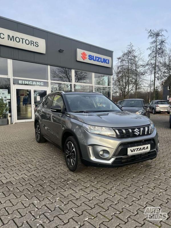 Grey Suzuki Vitara 2021 in Kaunas, with an engine capacity of 1.40 L and mileage of 63 thousand km for 21628 €, photo 2 on AUTOMOTO.COM.LV