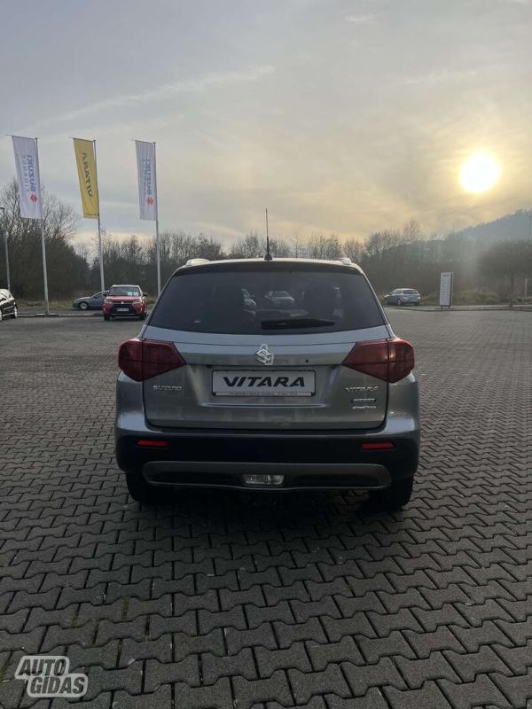 Grey Suzuki Vitara 2021 in Kaunas, with an engine capacity of 1.40 L and mileage of 63 thousand km for 21628 €, photo 4 on AUTOMOTO.COM.LV