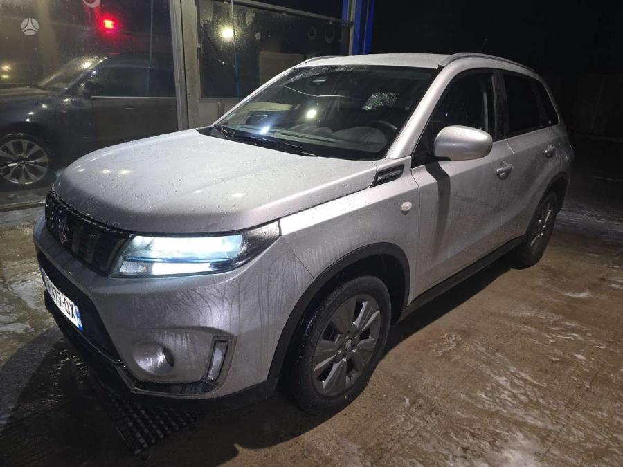 Grey Suzuki Vitara 2021 in Taurage, with an engine capacity of 1.37 L and mileage of 41 thousand km for 14500 €, photo 1 on AUTOMOTO.COM.LV