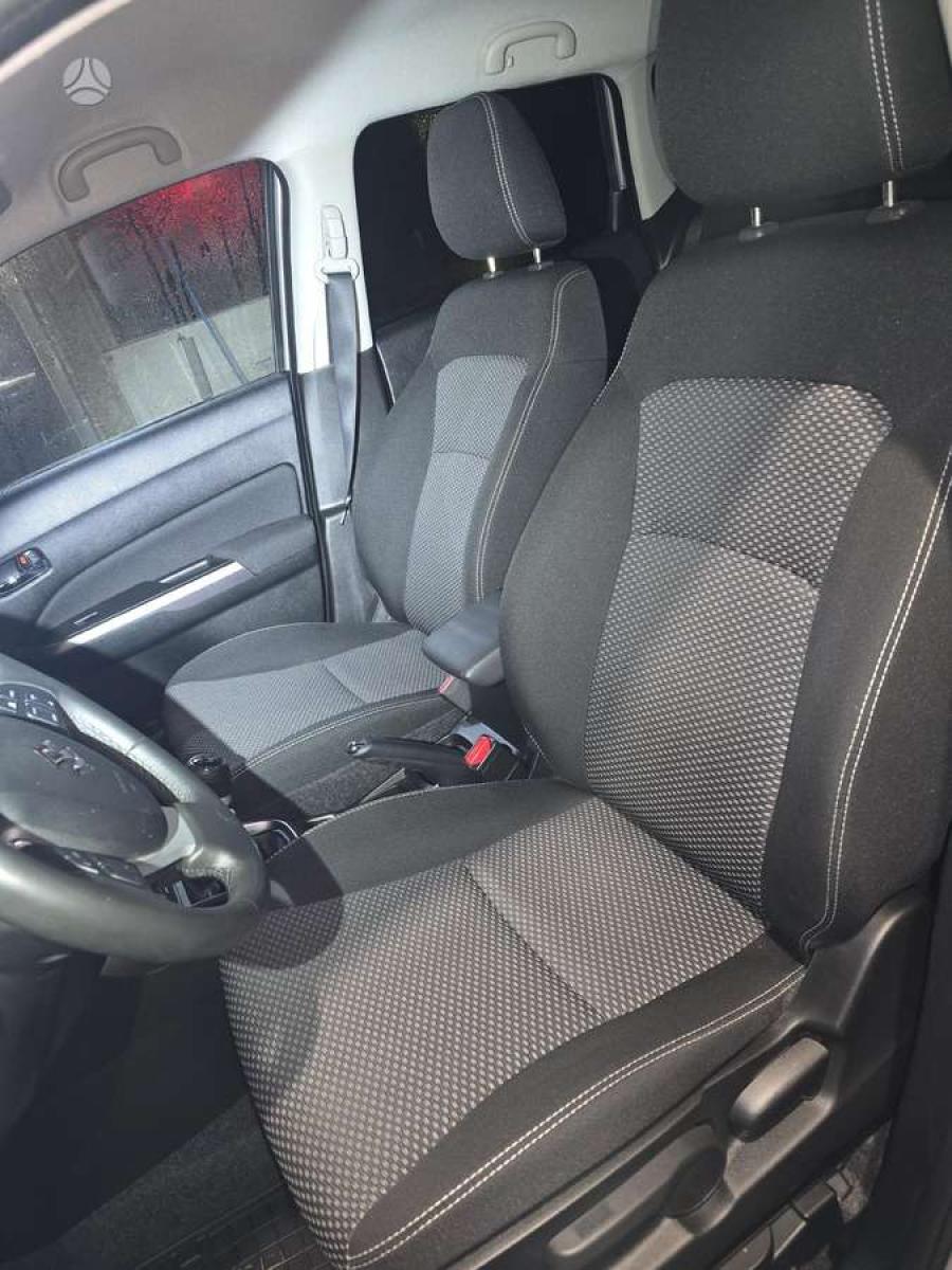Grey Suzuki Vitara 2021 in Taurage, with an engine capacity of 1.37 L and mileage of 41 thousand km for 14500 €, photo 11 on AUTOMOTO.COM.LV