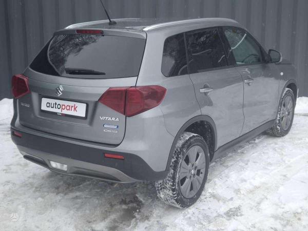 Grey Suzuki Vitara 2021 in Vilnius, with an engine capacity of 1.37 L and mileage of 155 thousand km for 12900 €, photo 3 on AUTOMOTO.COM.LV