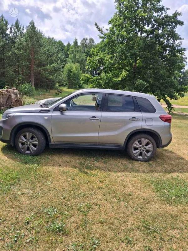 Pelēks Suzuki Vitara 2021 Viļņa, ar dzinēja tilpumu 1.37 L un nobraukumu 156 tūkst. km par 13470 €, foto 4 vietnē AUTOMOTO.COM.LV