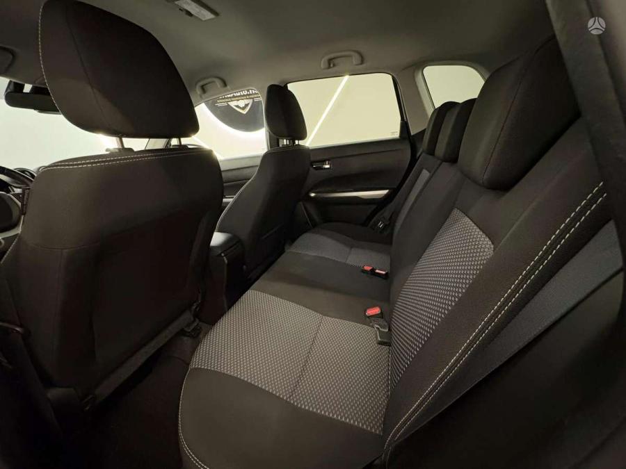 Grey Suzuki Vitara 2021 in Marijampole, with an engine capacity of 1.37 L and mileage of 163 thousand km for 13850 €, photo 24 on AUTOMOTO.COM.LV