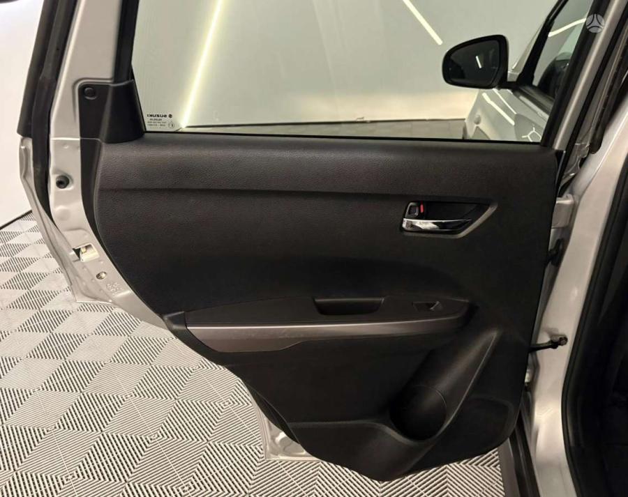 Grey Suzuki Vitara 2021 in Marijampole, with an engine capacity of 1.37 L and mileage of 163 thousand km for 13850 €, photo 25 on AUTOMOTO.COM.LV