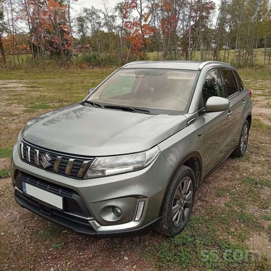 Grey Suzuki Vitara 2021 in Cesis, with an engine capacity of 1.40 L and mileage of 135 thousand km for 14200 €, photo 1 on AUTOMOTO.COM.LV