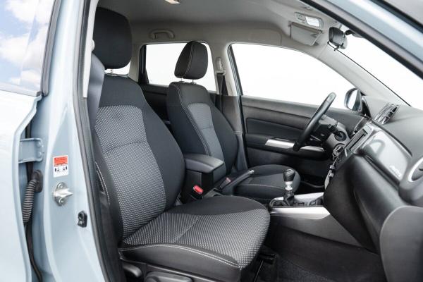 Suzuki Vitara 2021 Rīga vietnē Pelēks Suzuki Vitara 2021 Rīga, ar dzinēja tilpumu 1.40 L un nobraukumu 77 tūkst. km par 14850 €, foto 7 vietnē AUTOMOTO.COM.LV