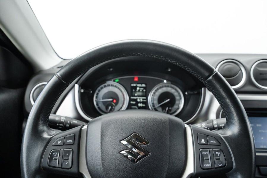 Grey Suzuki Vitara 2021 in Riga, with an engine capacity of 1.40 L and mileage of 77 thousand km for 14850 €, photo 13 on AUTOMOTO.COM.LV