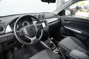 Pelēks Suzuki Vitara 2021 Rīga, ar dzinēja tilpumu 1.40 L un nobraukumu 77 tūkst. km par 14850 €, foto 21 vietnē AUTOMOTO.COM.LV