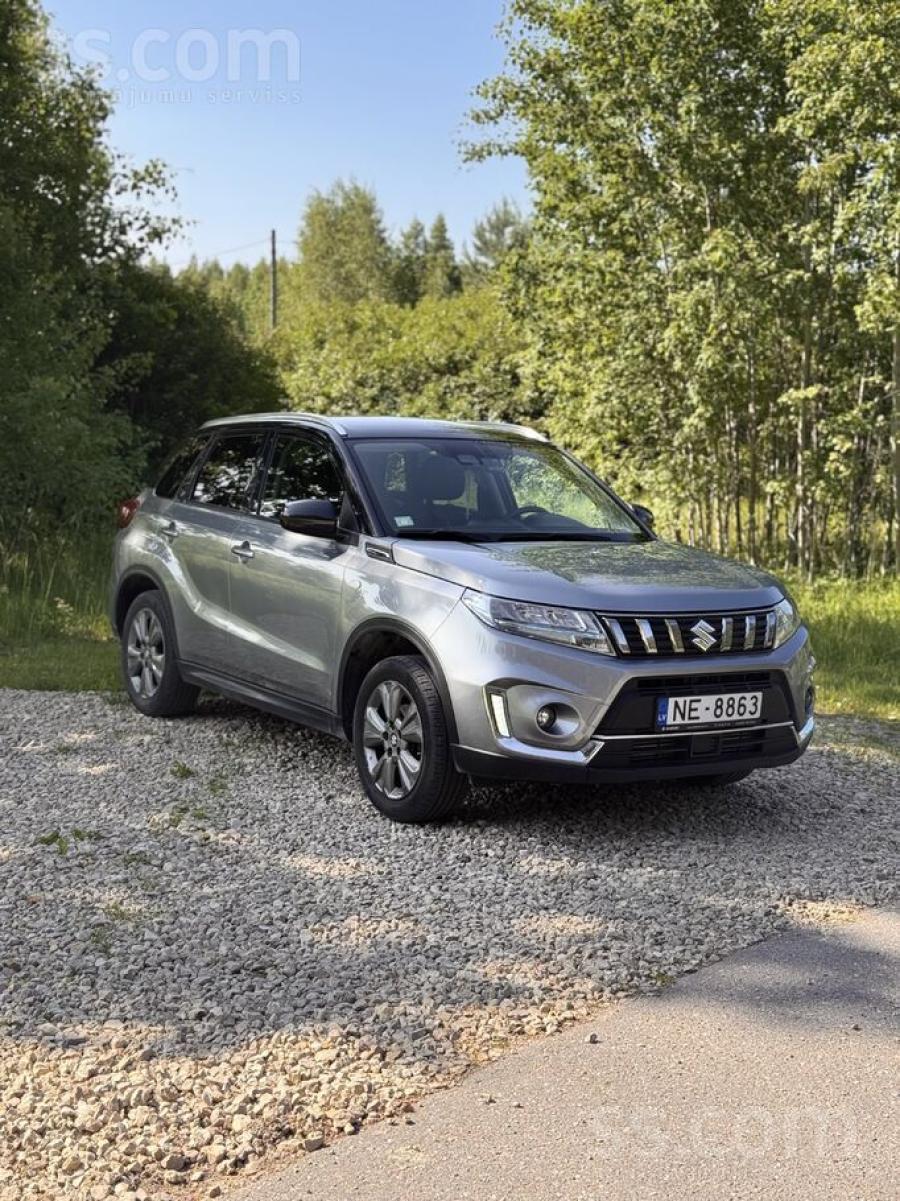 Grey Suzuki Vitara 2022 in Riga, with an engine capacity of 1.40 L and mileage of 73 thousand km for 16000 €, photo 2 on AUTOMOTO.COM.LV