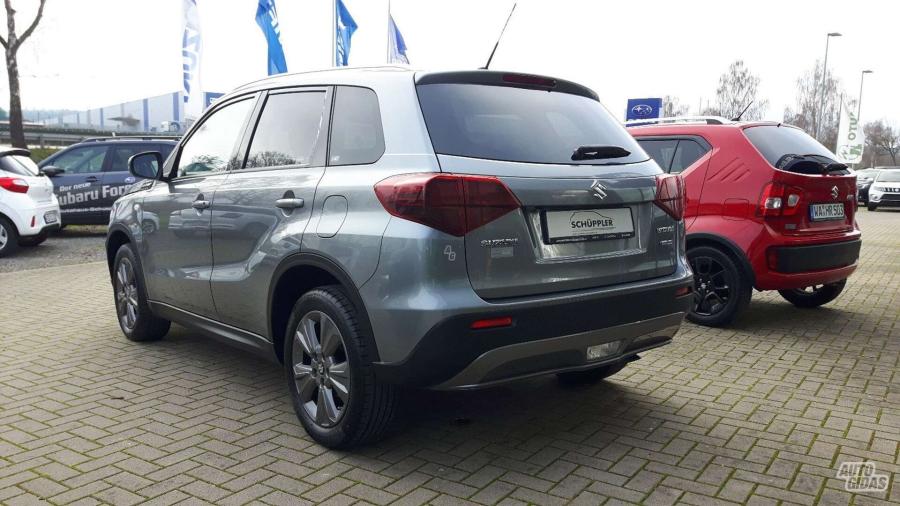 Grey Suzuki Vitara 2022 in Kaunas, with an engine capacity of 1.40 L and mileage of 34 thousand km for 22390 €, photo 4 on AUTOMOTO.COM.LV