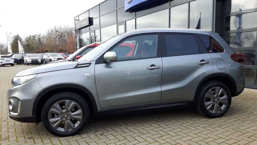 Grey Suzuki Vitara 2022 in Kaunas, with an engine capacity of 1.40 L and mileage of 34 thousand km for 22390 €, photo 5 on AUTOMOTO.COM.LV
