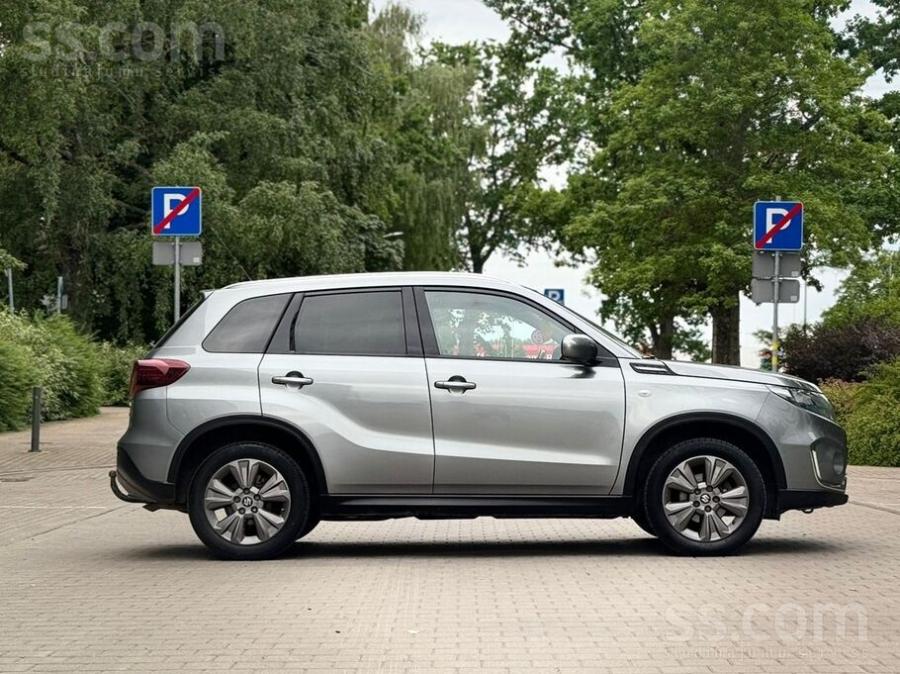 Серый Сузуки Витара 2022 в Рига, объемом двигателя 1.40 л и пробегом 75 тыс. км за 16690 €, фото 4 на AUTOMOTO.COM.LV