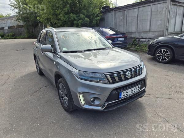 Grey Suzuki Vitara 2022 in Riga, with an engine capacity of 1.40 L and mileage of 75 thousand km for 16190 €, photo 2 on AUTOMOTO.COM.LV