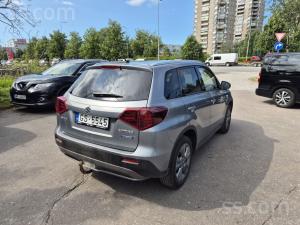 Grey Suzuki Vitara 2022 in Riga, with an engine capacity of 1.40 L and mileage of 75 thousand km for 16190 €, photo 7 on AUTOMOTO.COM.LV