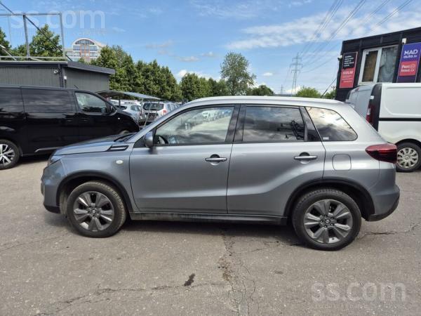 Grey Suzuki Vitara 2022 in Riga, with an engine capacity of 1.40 L and mileage of 75 thousand km for 16190 €, photo 9 on AUTOMOTO.COM.LV