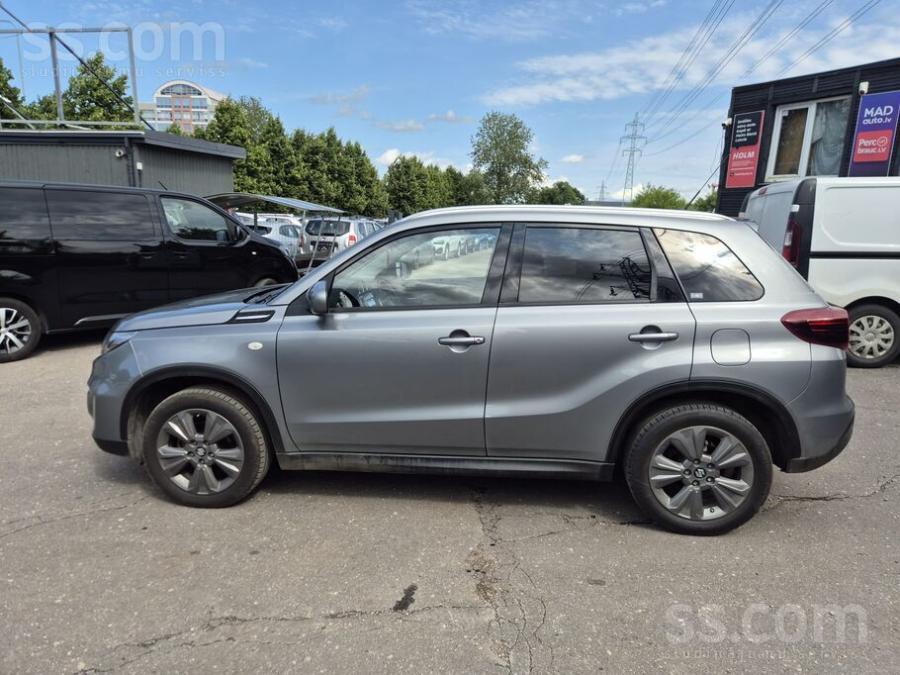 Grey Suzuki Vitara 2022 in Riga, with an engine capacity of 1.40 L and mileage of 75 thousand km for 16190 €, photo 10 on AUTOMOTO.COM.LV