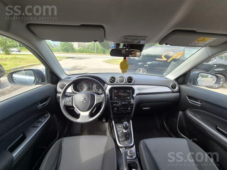 Grey Suzuki Vitara 2022 in Riga, with an engine capacity of 1.40 L and mileage of 75 thousand km for 16190 €, photo 12 on AUTOMOTO.COM.LV