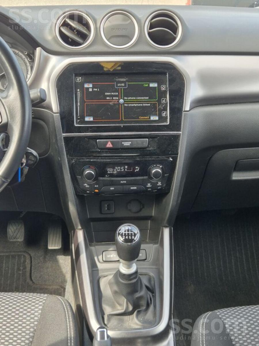 Grey Suzuki Vitara 2022 in Riga, with an engine capacity of 1.40 L and mileage of 75 thousand km for 16190 €, photo 13 on AUTOMOTO.COM.LV