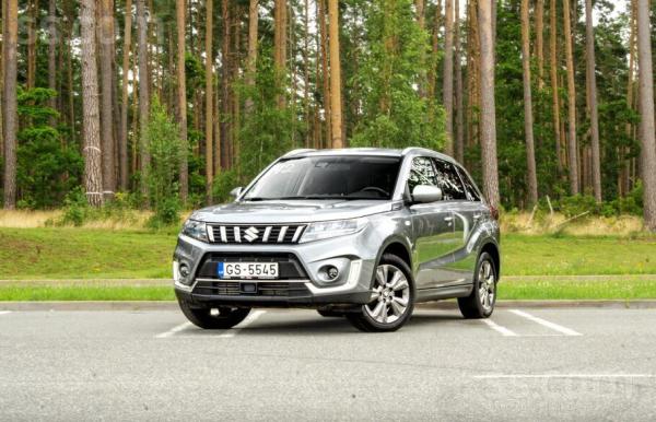 Grey Suzuki Vitara 2022 in Riga, with an engine capacity of 1.40 L and mileage of 75 thousand km for 14790 €, photo 1 on AUTOMOTO.COM.LV