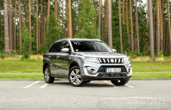 Grey Suzuki Vitara 2022 in Riga, with an engine capacity of 1.40 L and mileage of 75 thousand km for 14790 €, photo 3 on AUTOMOTO.COM.LV