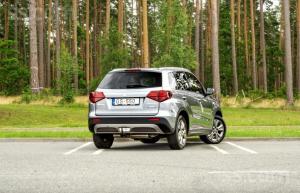 Pelēks Suzuki Vitara 2022 Rīga, ar dzinēja tilpumu 1.40 L un nobraukumu 75 tūkst. km par 14790 €, foto 6 vietnē AUTOMOTO.COM.LV