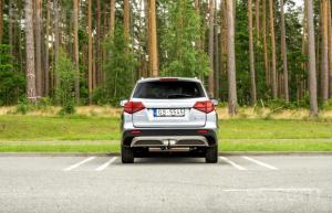 Pelēks Suzuki Vitara 2022 Rīga, ar dzinēja tilpumu 1.40 L un nobraukumu 75 tūkst. km par 14790 €, foto 7 vietnē AUTOMOTO.COM.LV
