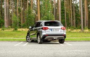 Pelēks Suzuki Vitara 2022 Rīga, ar dzinēja tilpumu 1.40 L un nobraukumu 75 tūkst. km par 14790 €, foto 8 vietnē AUTOMOTO.COM.LV