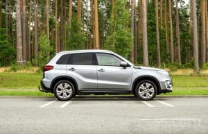 Pelēks Suzuki Vitara 2022 Rīga, ar dzinēja tilpumu 1.40 L un nobraukumu 75 tūkst. km par 14790 €, foto 9 vietnē AUTOMOTO.COM.LV