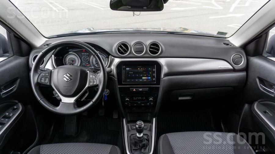 Pelēks Suzuki Vitara 2022 Rīga, ar dzinēja tilpumu 1.40 L un nobraukumu 75 tūkst. km par 14790 €, foto 12 vietnē AUTOMOTO.COM.LV