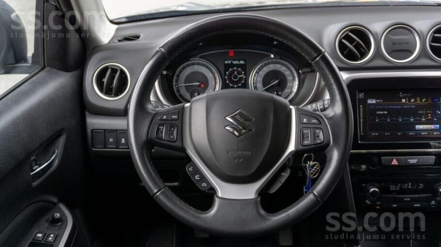 Pelēks Suzuki Vitara 2022 Rīga, ar dzinēja tilpumu 1.40 L un nobraukumu 75 tūkst. km par 14790 €, foto 14 vietnē AUTOMOTO.COM.LV