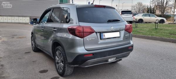 Pelēks Suzuki Vitara 2023 Viļņa, ar dzinēja tilpumu 1.40 L un nobraukumu 24 tūkst. km par 10900 €, foto 5 vietnē AUTOMOTO.COM.LV