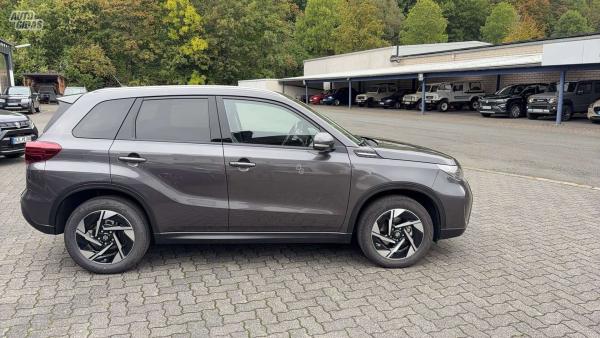 Grey Suzuki Vitara 2024 in Kaunas, with an engine capacity of 1.40 L and mileage of 17 thousand km for 27540 €, photo 3 on AUTOMOTO.COM.LV