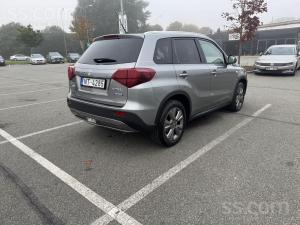 Pelēks Suzuki Vitara 2024 Rīga, ar dzinēja tilpumu 1.40 L un nobraukumu 23 tūkst. km par 20800 €, foto 4 vietnē AUTOMOTO.COM.LV