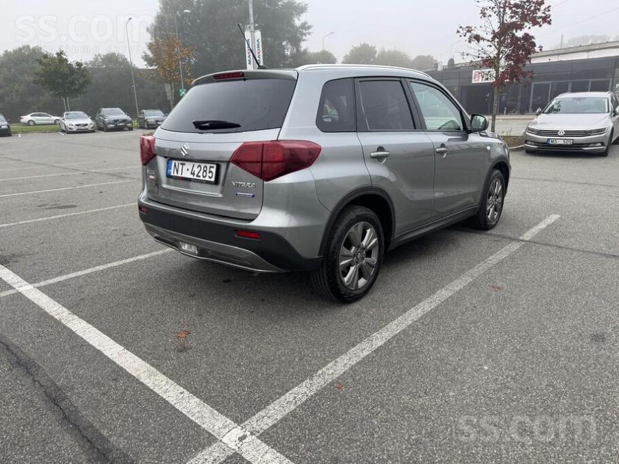 Pelēks Suzuki Vitara 2024 Rīga, ar dzinēja tilpumu 1.40 L un nobraukumu 23 tūkst. km par 20800 €, foto 4 vietnē AUTOMOTO.COM.LV